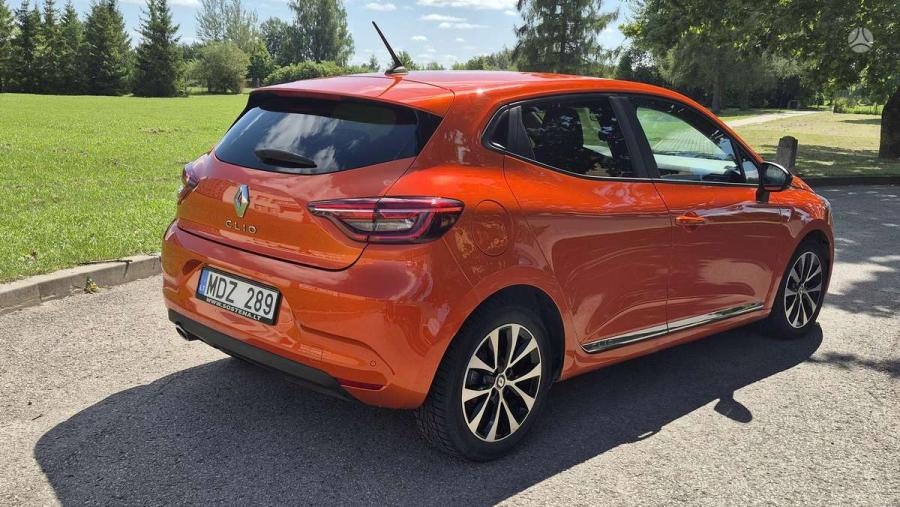 Orange Renault Clio 2022 in Kaunas, with an engine capacity of 1.00 L and mileage of 45 thousand km for 9000 €, photo 6 on AUTOMOTO.COM.LV