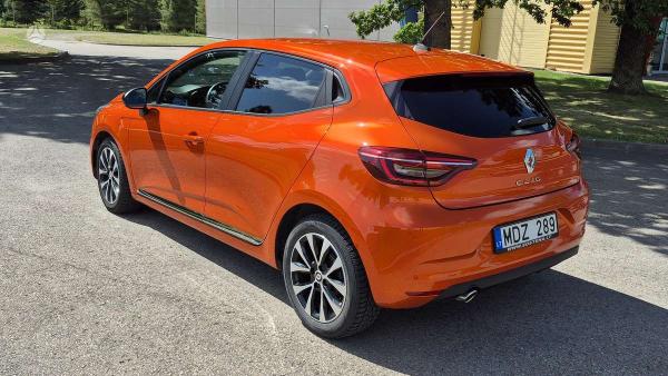 Orange Renault Clio 2022 in Kaunas, with an engine capacity of 1.00 L and mileage of 45 thousand km for 9000 €, photo 6 on AUTOMOTO.COM.LV