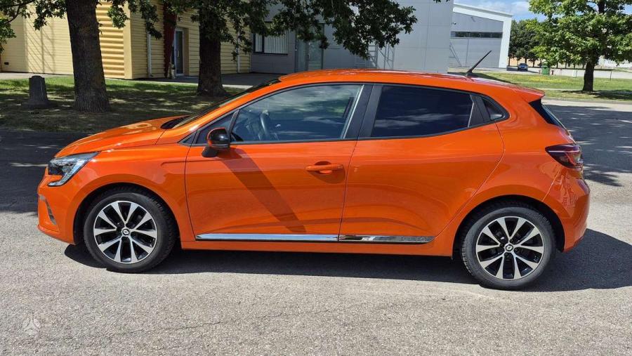 Orange Renault Clio 2022 in Kaunas, with an engine capacity of 1.00 L and mileage of 45 thousand km for 9000 €, photo 12 on AUTOMOTO.COM.LV