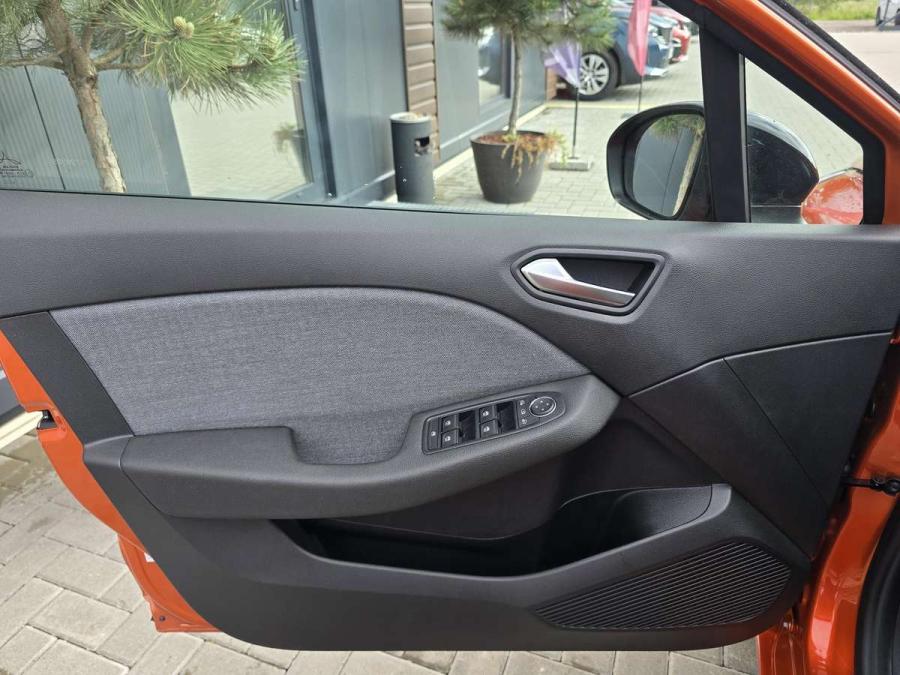 Oranžs Renault Clio 2023 Tauragė, ar dzinēja tilpumu 1.60 L un nobraukumu 22 tūkst. km par 14200 €, foto 29 vietnē AUTOMOTO.COM.LV