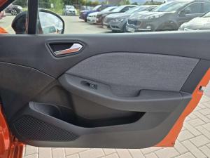 Oranžs Renault Clio 2023 Tauragė, ar dzinēja tilpumu 1.60 L un nobraukumu 22 tūkst. km par 14200 €, foto 30 vietnē AUTOMOTO.COM.LV