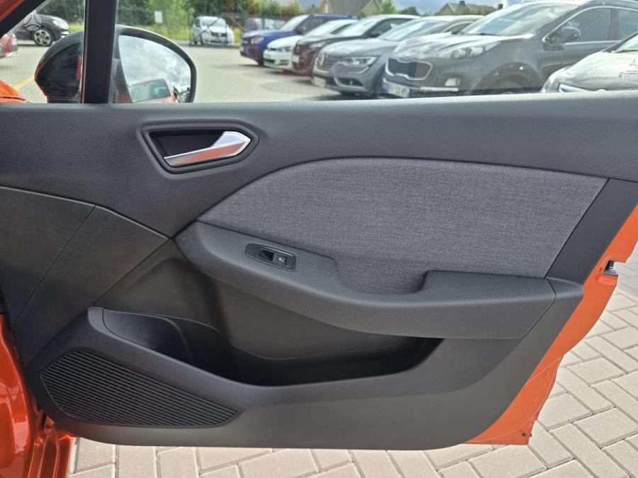 Oranžs Renault Clio 2023 Tauragė, ar dzinēja tilpumu 1.60 L un nobraukumu 22 tūkst. km par 14200 €, foto 30 vietnē AUTOMOTO.COM.LV