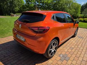 Orange Renault Clio 2023 in Anyksciai, with an engine capacity of 1.00 L and mileage of 32 thousand km for 9999 €, photo 3 on AUTOMOTO.COM.LV