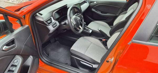Orange Renault Clio 2024 in Kaunas, with an engine capacity of 1.60 L and mileage of 111 thousand km for 11500 €, photo 8 on AUTOMOTO.COM.LV