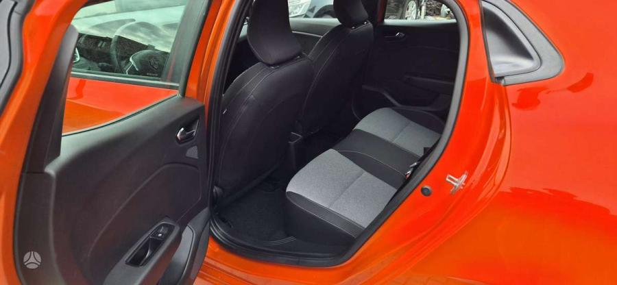 Orange Renault Clio 2024 in Kaunas, with an engine capacity of 1.60 L and mileage of 111 thousand km for 11500 €, photo 10 on AUTOMOTO.COM.LV