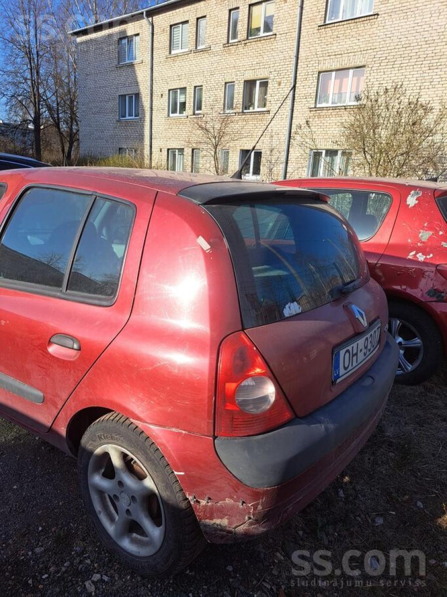 Sarkans Renault Clio 2003 Rīga, ar dzinēja tilpumu 1.20 L un nobraukumu 252 tūkst. km par 590 €, foto 4 vietnē AUTOMOTO.COM.LV