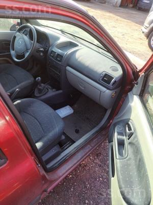 Sarkans Renault Clio 2003 Rīga, ar dzinēja tilpumu 1.20 L un nobraukumu 252 tūkst. km par 590 €, foto 6 vietnē AUTOMOTO.COM.LV