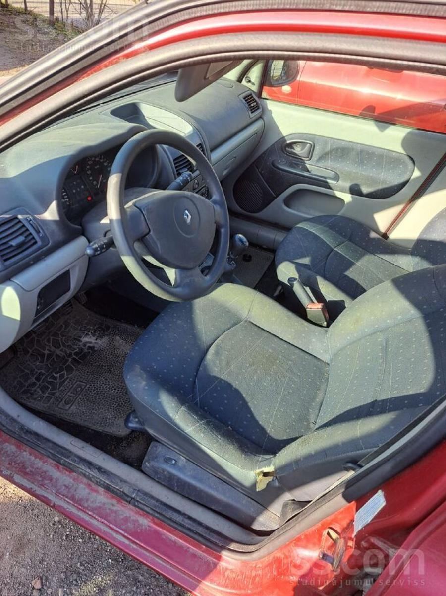 Sarkans Renault Clio 2003 Rīga, ar dzinēja tilpumu 1.20 L un nobraukumu 252 tūkst. km par 590 €, foto 7 vietnē AUTOMOTO.COM.LV