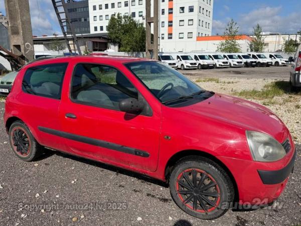 Sarkans Renault Clio 2004 Tallina, ar dzinēja tilpumu 1.10 L un nobraukumu 157 tūkst. km par 499 €, foto 1 vietnē AUTOMOTO.COM.LV