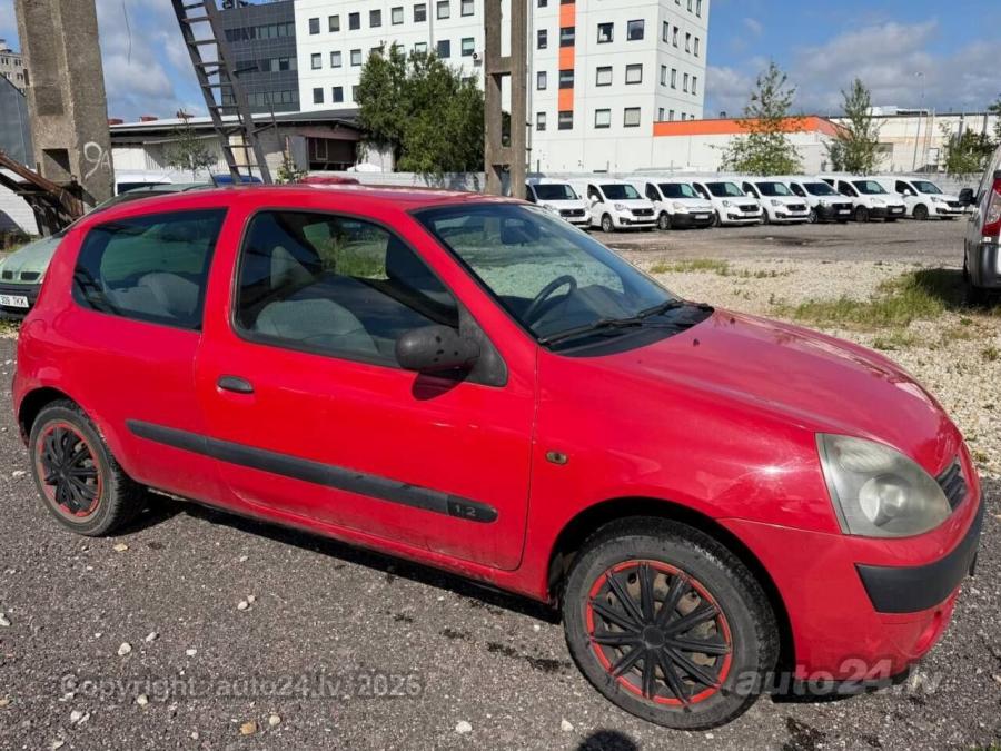 Sarkans Renault Clio 2004 Tallina, ar dzinēja tilpumu 1.10 L un nobraukumu 157 tūkst. km par 499 €, foto 1 vietnē AUTOMOTO.COM.LV