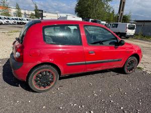 Red Renault Clio 2004 in Tallinn, with an engine capacity of 1.10 L and mileage of 157 thousand km for 499 €, photo 4 on AUTOMOTO.COM.LV
