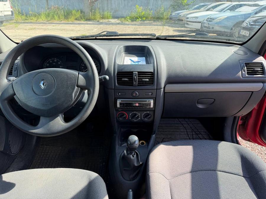Red Renault Clio 2004 in Tallinn, with an engine capacity of 1.10 L and mileage of 157 thousand km for 499 €, photo 6 on AUTOMOTO.COM.LV