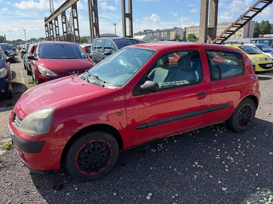 Red Renault Clio 2004 in Tallinn, with an engine capacity of 1.10 L and mileage of 157 thousand km for 499 €, photo 10 on AUTOMOTO.COM.LV
