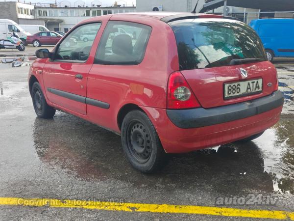 Sarkans Renault Clio 2004 Tallina, ar dzinēja tilpumu 1.10 L un nobraukumu 160 tūkst. km par 999 €, foto 3 vietnē AUTOMOTO.COM.LV