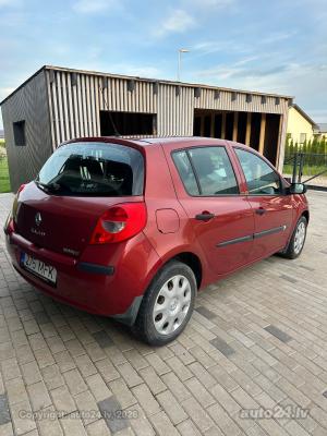 Red Renault Clio 2005 in Tallinn, with an engine capacity of 1.10 L and mileage of 214 thousand km for 999 €, photo 5 on AUTOMOTO.COM.LV