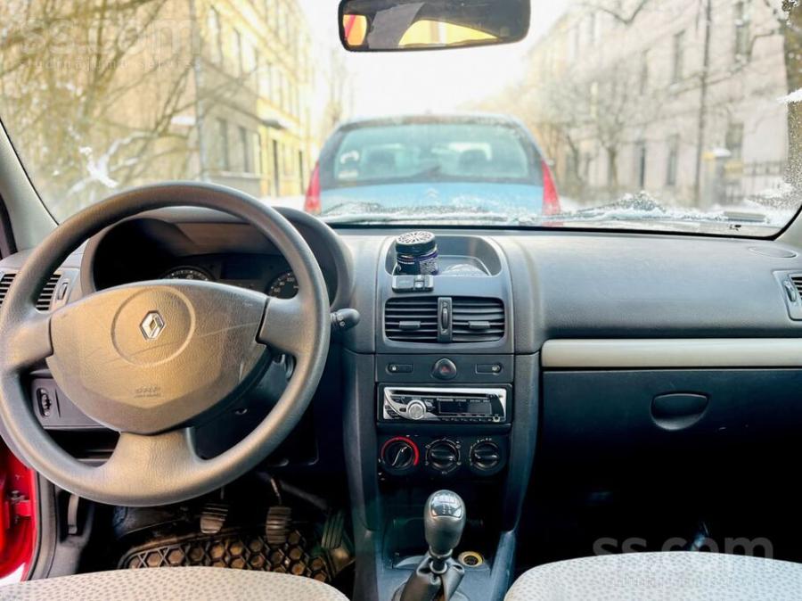 Sarkans Renault Clio 2006 Rīga, ar dzinēja tilpumu 1.20 L un nobraukumu 227 tūkst. km par 1500 €, foto 2 vietnē AUTOMOTO.COM.LV