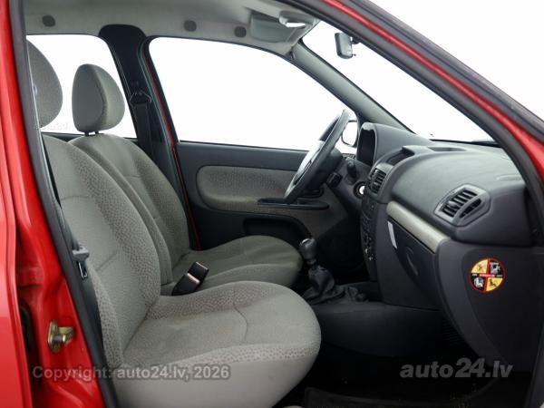 Red Renault Clio 2006 in Tallinn, with an engine capacity of 1.10 L and mileage of 124 thousand km for 599 €, photo 6 on AUTOMOTO.COM.LV
