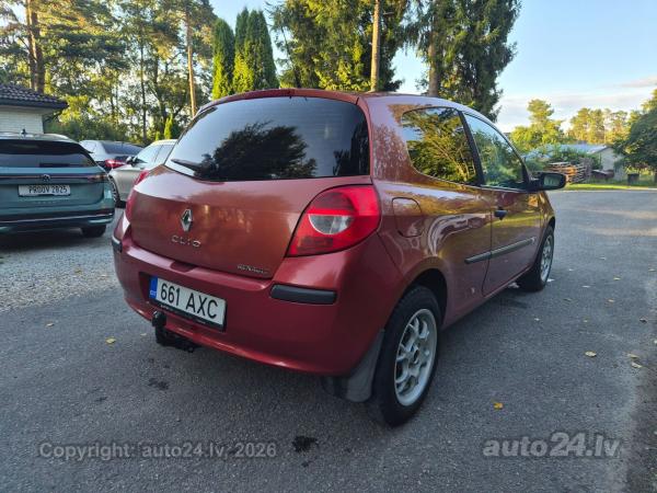 Red Renault Clio 2006 in Saku, with an engine capacity of 1.10 L and mileage of 275 thousand km for 690 €, photo 4 on AUTOMOTO.COM.LV