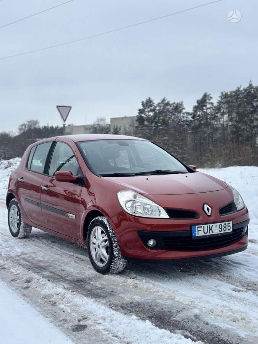 Red Renault Clio 2007 in Vilnius, with an engine capacity of 1.15 L and mileage of 254 thousand km for 1600 €, photo 1 on AUTOMOTO.COM.LV