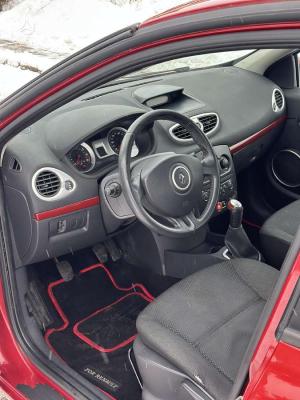 Red Renault Clio 2007 in Vilnius, with an engine capacity of 1.15 L and mileage of 254 thousand km for 1600 €, photo 7 on AUTOMOTO.COM.LV