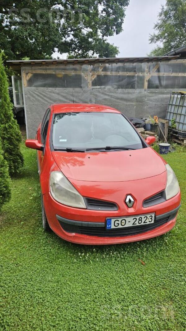 Sarkans Renault Clio 2007 Rīga, ar dzinēja tilpumu 1.50 L un nobraukumu 335 tūkst. km par 1100 €, foto 1 vietnē AUTOMOTO.COM.LV