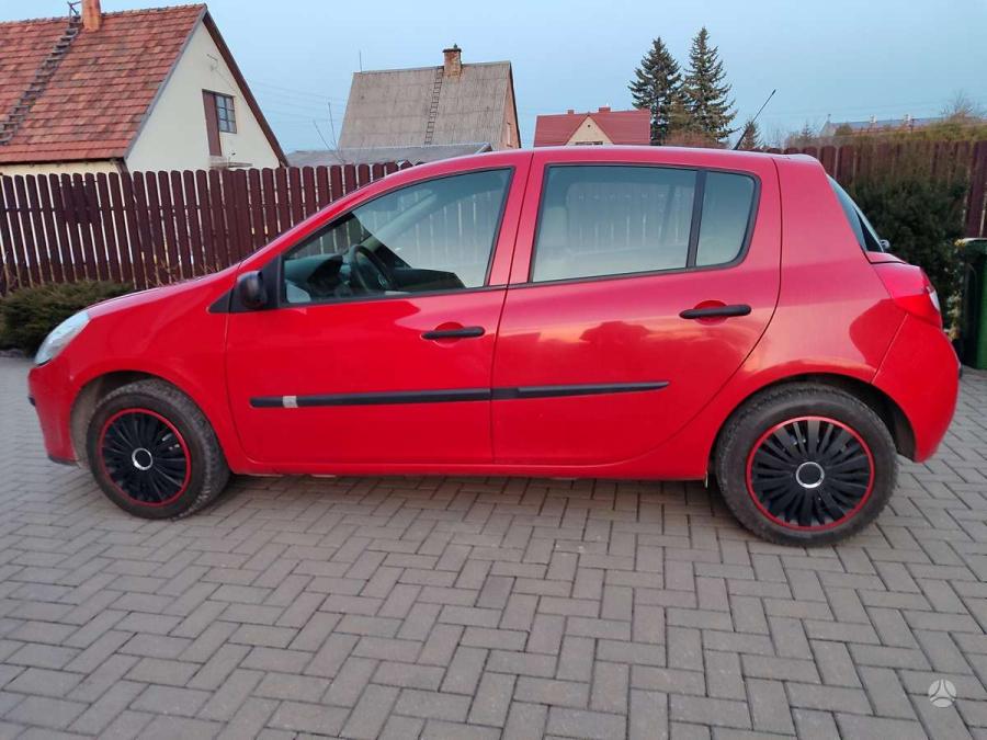 Red Renault Clio 2007 in Kaunas, with an engine capacity of 1.46 L and mileage of 115 thousand km for 1500 €, photo 8 on AUTOMOTO.COM.LV