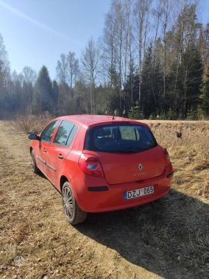 Red Renault Clio 2007 in Kaunas, with an engine capacity of 1.46 L and mileage of 115 thousand km for 1500 €, photo 9 on AUTOMOTO.COM.LV