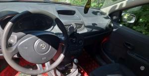 Red Renault Clio 2008 in Kaunas, with an engine capacity of 1.24 L and mileage of 260 thousand km for 1300 €, photo 3 on AUTOMOTO.COM.LV