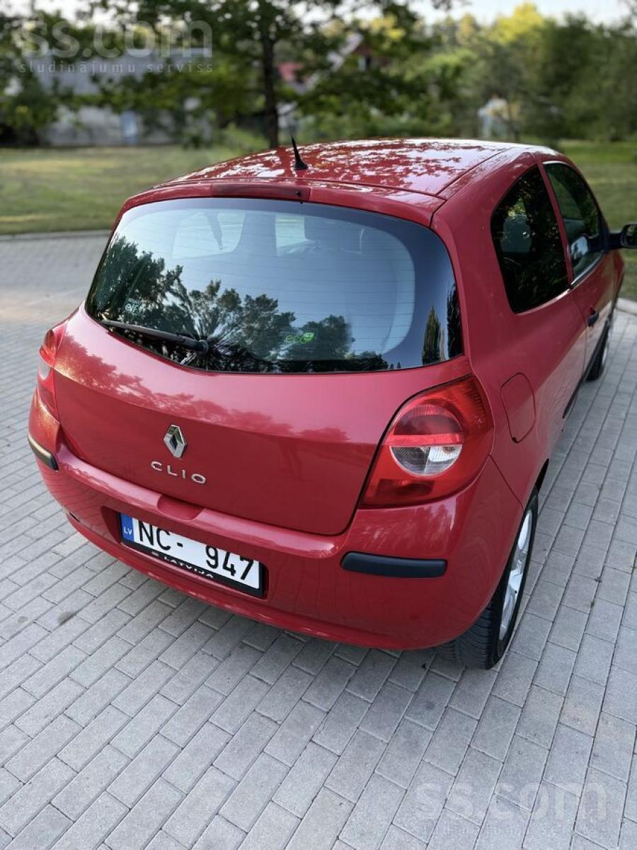 Red Renault Clio 2008 in Saldus, with an engine capacity of 1.20 L and mileage of 301 thousand km for 1990 €, photo 5 on AUTOMOTO.COM.LV