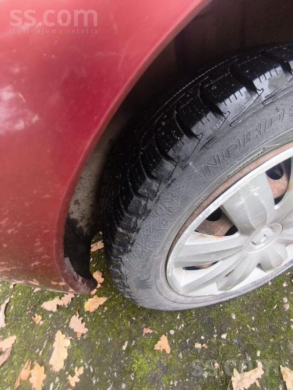 Sarkans Renault Clio 2008 Madona, ar dzinēja tilpumu 1.10 L un nobraukumu 190 tūkst. km par 900 €, foto 8 vietnē AUTOMOTO.COM.LV