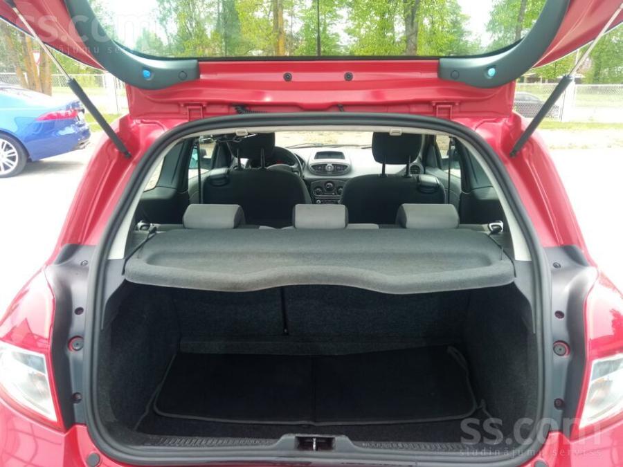 Red Renault Clio 2009 in Daugavpils, with an engine capacity of 1.50 L and mileage of 0 thousand km for 1550 €, photo 6 on AUTOMOTO.COM.LV