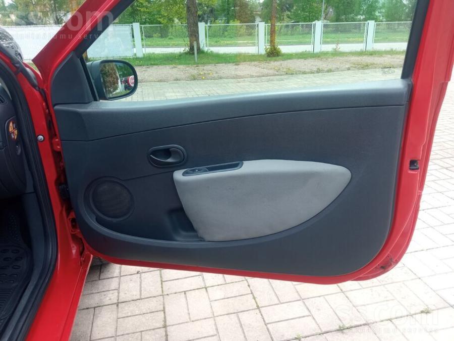 Red Renault Clio 2009 in Daugavpils, with an engine capacity of 1.50 L and mileage of 0 thousand km for 1550 €, photo 9 on AUTOMOTO.COM.LV