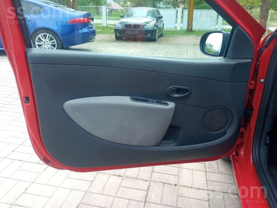 Red Renault Clio 2009 in Daugavpils, with an engine capacity of 1.50 L and mileage of 0 thousand km for 1550 €, photo 12 on AUTOMOTO.COM.LV