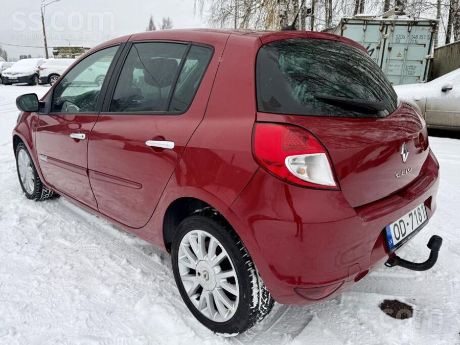 Sarkans Renault Clio 2011 Rīga, ar dzinēja tilpumu 1.20 L un nobraukumu 0 tūkst. km par 3250 €, foto 5 vietnē AUTOMOTO.COM.LV