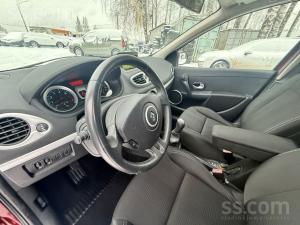 Sarkans Renault Clio 2011 Rīga, ar dzinēja tilpumu 1.20 L un nobraukumu 0 tūkst. km par 3250 €, foto 9 vietnē AUTOMOTO.COM.LV