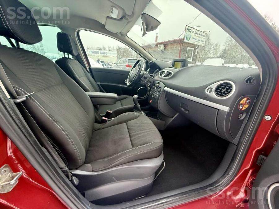 Sarkans Renault Clio 2011 Rīga, ar dzinēja tilpumu 1.20 L un nobraukumu 0 tūkst. km par 3250 €, foto 14 vietnē AUTOMOTO.COM.LV