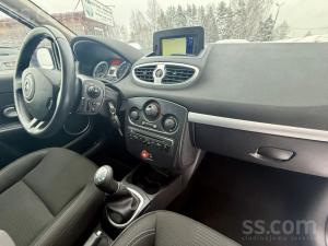 Sarkans Renault Clio 2011 Rīga, ar dzinēja tilpumu 1.20 L un nobraukumu 0 tūkst. km par 3250 €, foto 19 vietnē AUTOMOTO.COM.LV