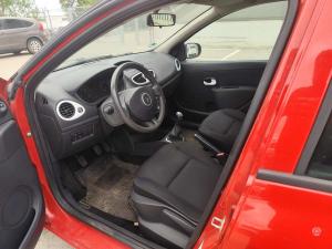 Red Renault Clio 2012 in Vilnius, with an engine capacity of 1.15 L and mileage of 129 thousand km for 1999 €, photo 7 on AUTOMOTO.COM.LV