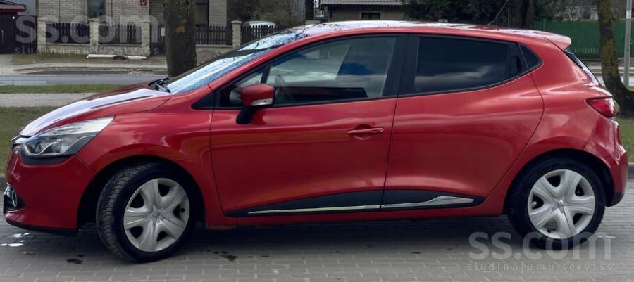 Red Renault Clio 2013 in Jelgava, with an engine capacity of 1.50 L and mileage of 285 thousand km for 4200 €, photo 6 on AUTOMOTO.COM.LV