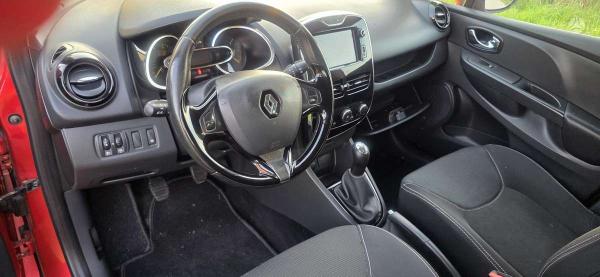 Red Renault Clio 2013 in Marijampole, with an engine capacity of 0.00 L and mileage of 257 thousand km for 2700 €, photo 8 on AUTOMOTO.COM.LV