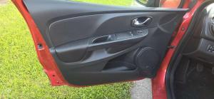 Sarkans Renault Clio 2013 Marijampole, ar dzinēja tilpumu 0.00 L un nobraukumu 257 tūkst. km par 2700 €, foto 10 vietnē AUTOMOTO.COM.LV
