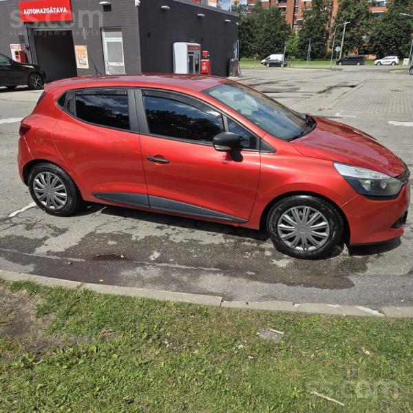 Sarkans Renault Clio 2015 Rīga, ar dzinēja tilpumu 1.50 L un nobraukumu 262 tūkst. km par 3150 €, foto 1 vietnē AUTOMOTO.COM.LV