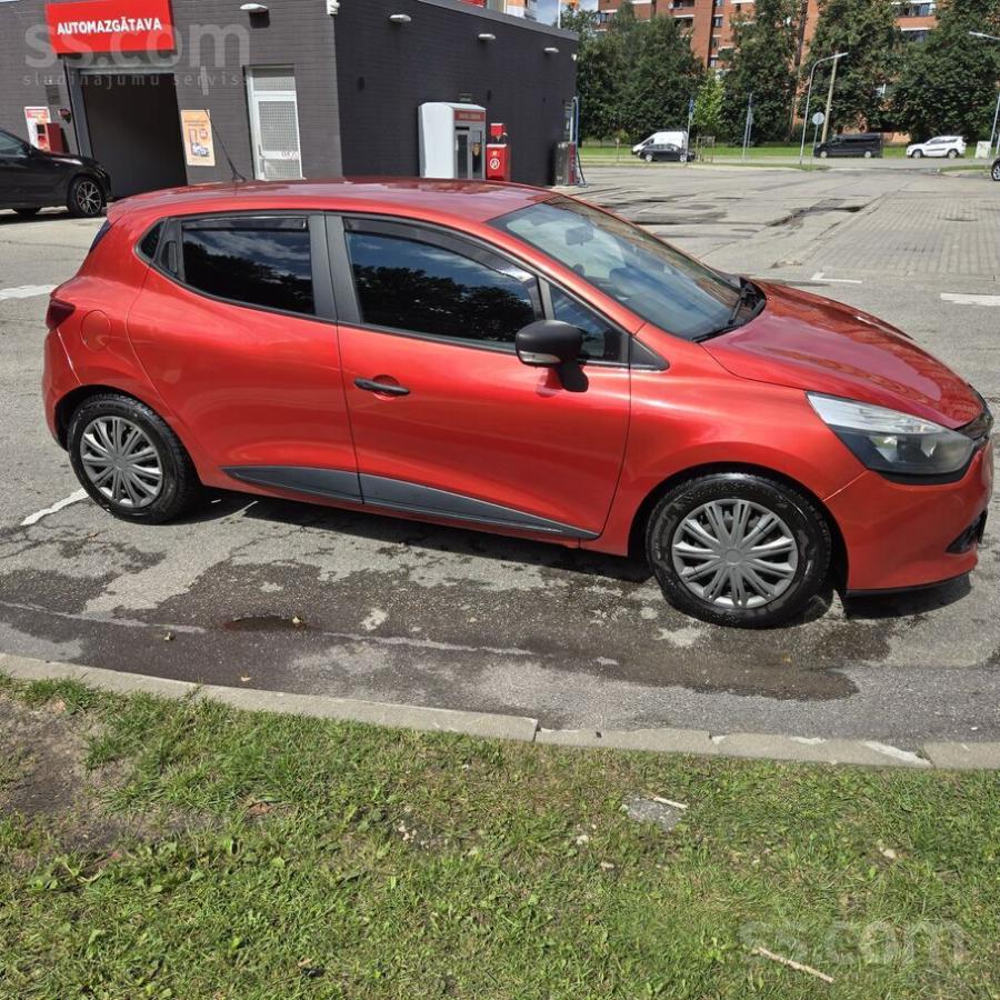 Sarkans Renault Clio 2015 Rīga, ar dzinēja tilpumu 1.50 L un nobraukumu 262 tūkst. km par 3150 €, foto 1 vietnē AUTOMOTO.COM.LV