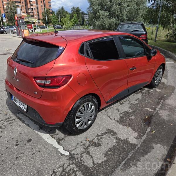 Sarkans Renault Clio 2015 Rīga, ar dzinēja tilpumu 1.50 L un nobraukumu 262 tūkst. km par 2999 €, foto 5 vietnē AUTOMOTO.COM.LV