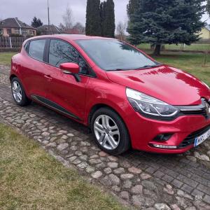 Red Renault Clio 2016 in Vilnius, with an engine capacity of 0.90 L and mileage of 84 thousand km for 4200 €, photo 2 on AUTOMOTO.COM.LV