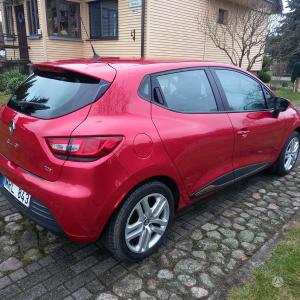 Red Renault Clio 2016 in Vilnius, with an engine capacity of 0.90 L and mileage of 84 thousand km for 4200 €, photo 3 on AUTOMOTO.COM.LV