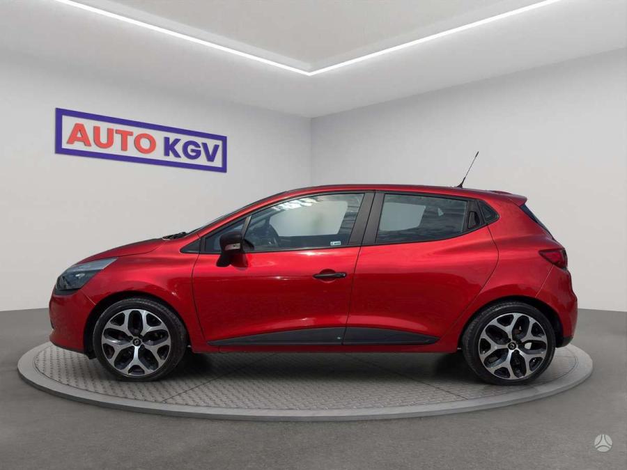 Red Renault Clio 2016 in Kaunas, with an engine capacity of 1.50 L and mileage of 197 thousand km for 5299 €, photo 3 on AUTOMOTO.COM.LV