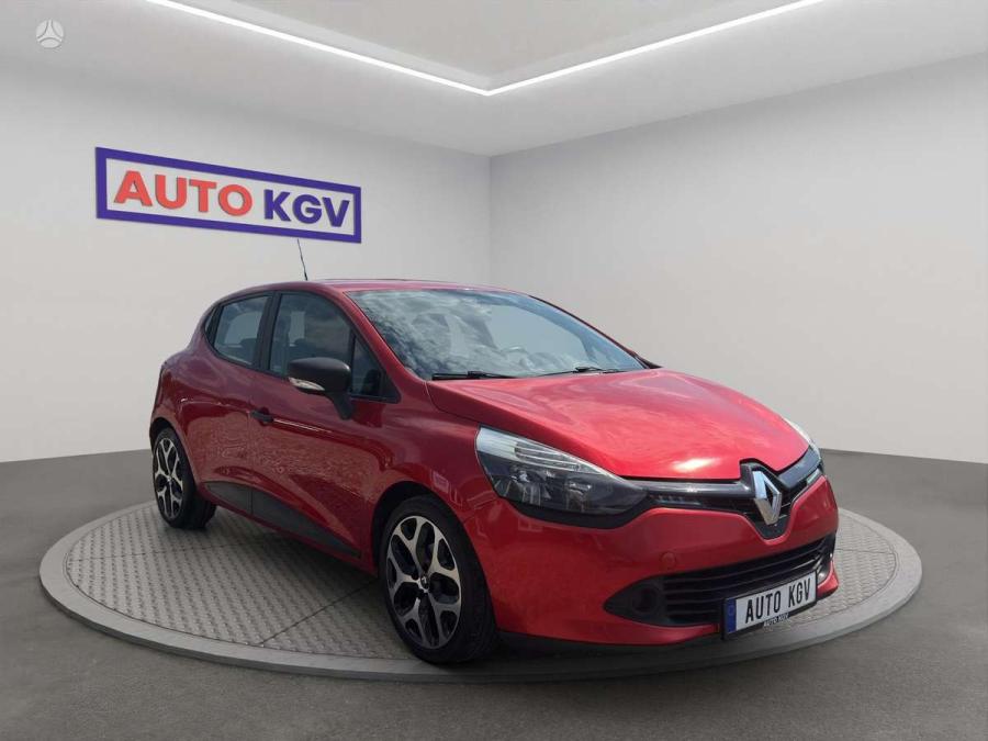 Red Renault Clio 2016 in Kaunas, with an engine capacity of 1.50 L and mileage of 197 thousand km for 5299 €, photo 8 on AUTOMOTO.COM.LV
