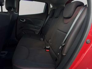 Red Renault Clio 2016 in Kaunas, with an engine capacity of 1.50 L and mileage of 197 thousand km for 5299 €, photo 12 on AUTOMOTO.COM.LV
