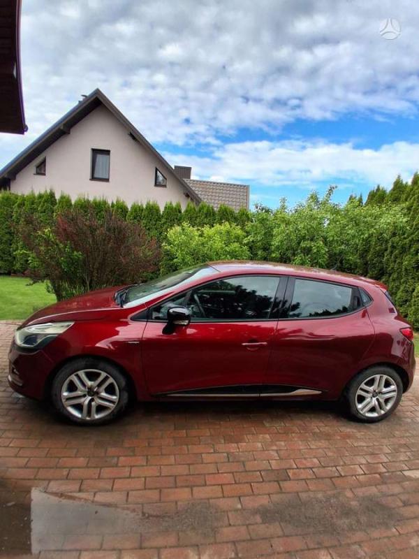 Red Renault Clio 2016 in Alytus, with an engine capacity of 0.90 L and mileage of 56 thousand km for 4450 €, photo 2 on AUTOMOTO.COM.LV